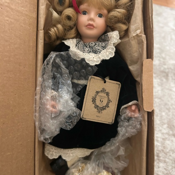 boyds collection | Other | Vintage Porcelain Doll With Navy Velvet ...